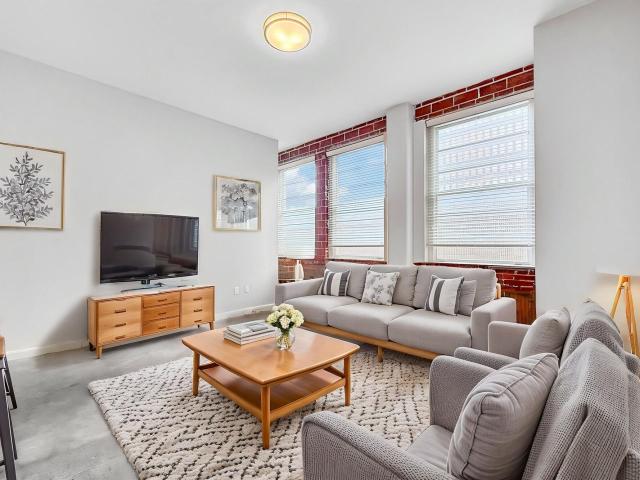 1 BR, 1 BA Apartment 717 Locust St Unit 605, Des Moines, IA 50309