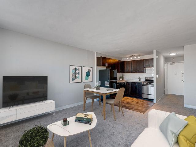 1 BR, 1 BA Apartment 7171 W Gunnison St Unit E 1214, Harwood Heights, IL 60706