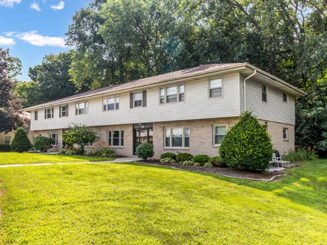 1 BR, 1 BA Apartment 7185 Euston St, Greendale, WI 53129