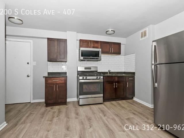 1 BR, 1 BA Apartment 7200 S Coles Ave, Chicago, IL 60649