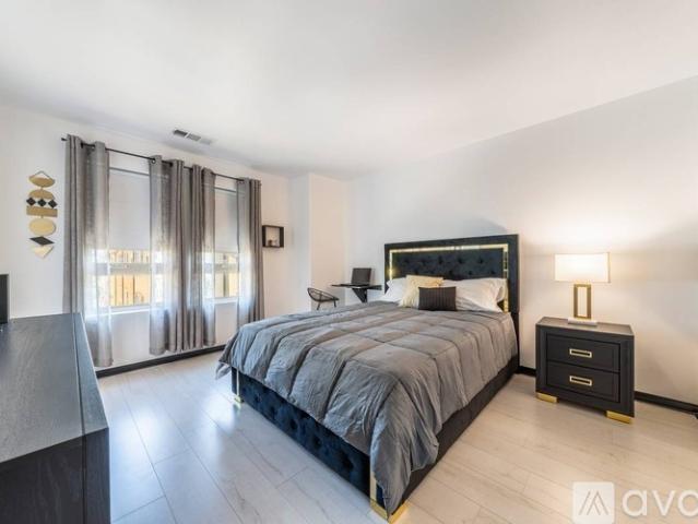 1 BR, 1 BA Apartment 7225 Cedar Rd, Unit Room VG3, Los Angeles, CA 91405