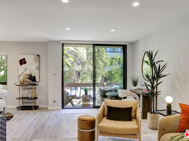 1 BR, 1 BA Apartment 7300 Franklin Avenue, Los Angeles, CA 90046