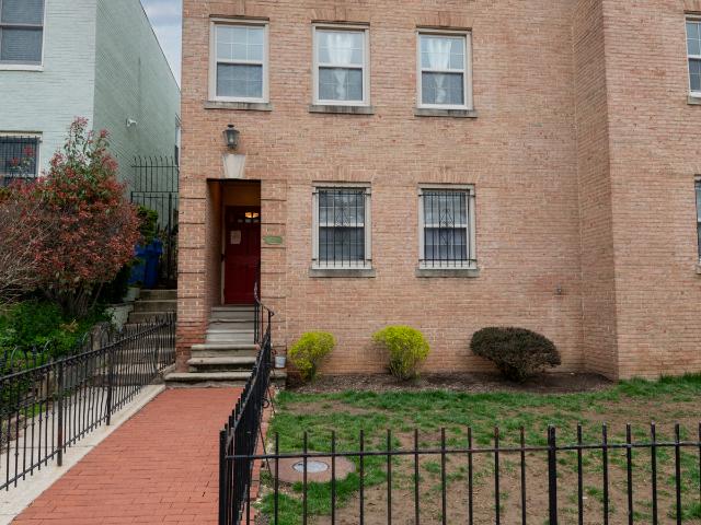 1 BR, 1 BA Apartment 730 7th St SE Apt 12, Washington, DC 20003