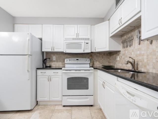 1 BR, 1 BA Apartment 7321 Central Ave, Unit 409, St. Petersburg, FL 33710