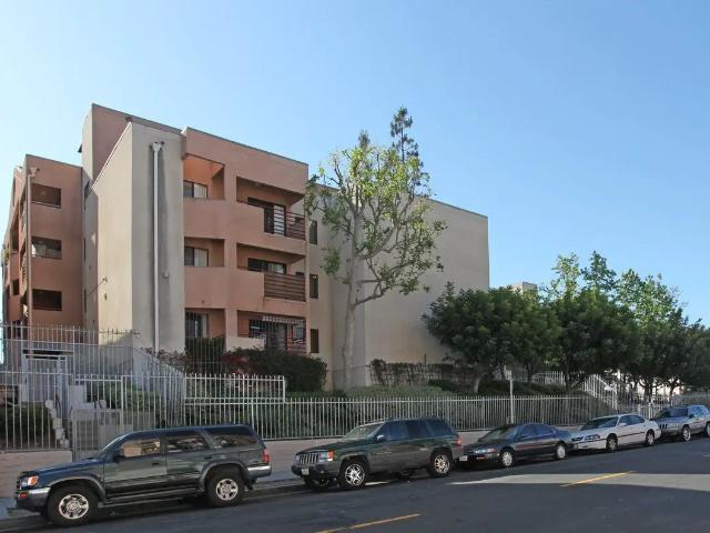 1 BR, 1 BA Apartment 732 South Bonnie Brae Street, Los Angeles, CA 90057