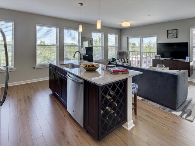 1 BR, 1 BA Apartment 737 Chicago Avenue Unit 309, Evanston, IL 60202