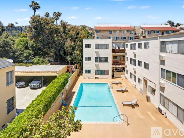 1 BR, 1 BA Apartment 7367 Hollywood Boulevard, Unit one bedroom, Los Angeles, CA 90046