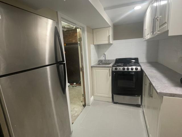 1 BR, 1 BA Apartment 73 Barnesdale Blvd, Hamilton, ON L8M2V5