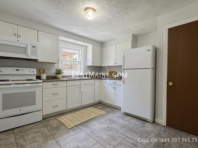 1 BR, 1 BA Apartment 7 Gilchrest St. PL Apt Thomaston, ME 04861