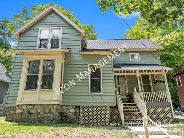 1 BR, 1 BA Apartment 842 Davis St, Kalamazoo, MI 49008