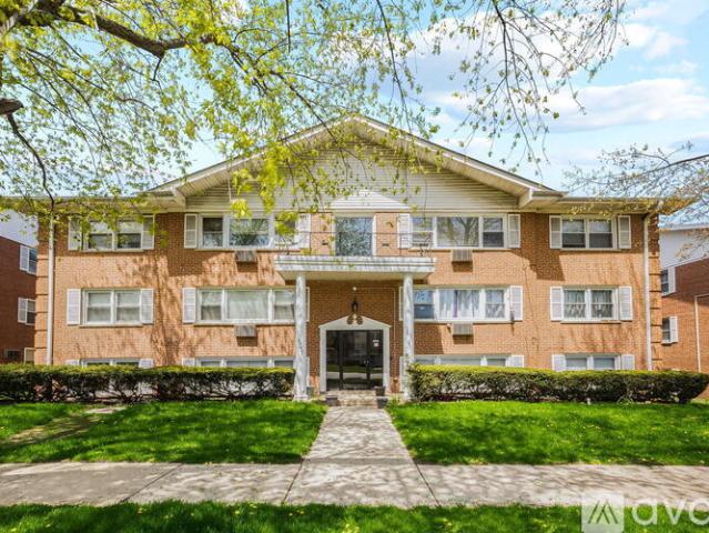 1 BR, 1 BA Apartment 8440 W 95th St, Unit 3, Hickory Hills, IL 60457