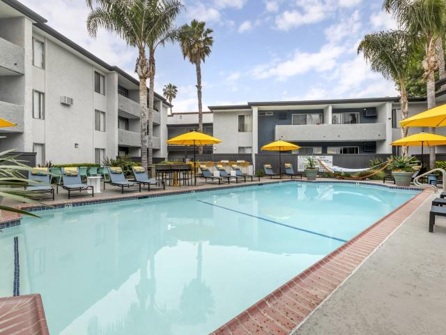 1 BR, 1 BA Apartment 8609 De Soto Avenue Unit 329, Canoga Park, CA 91304