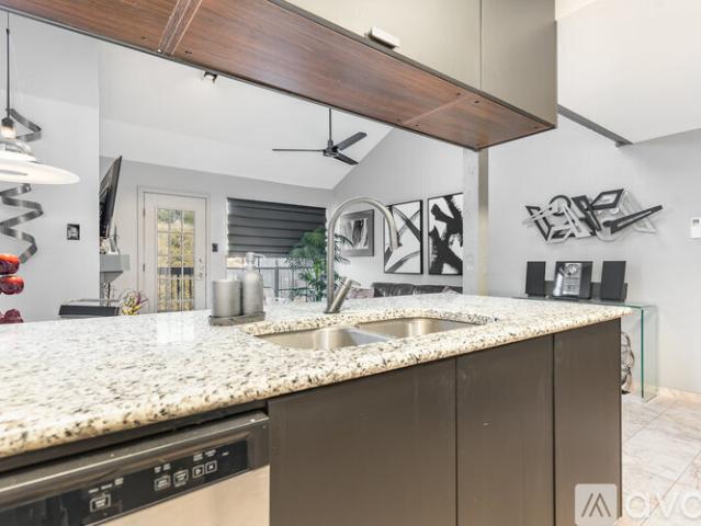 1 BR, 1 BA Apartment 8611 Datapoint Drive, Unit 12, San Antonio, TX 78229