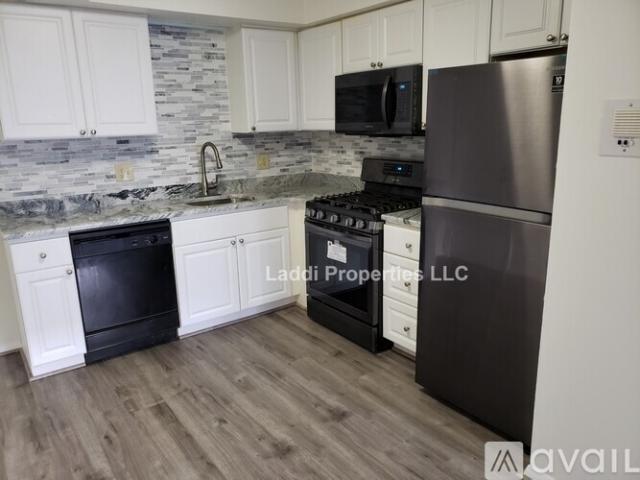 1 BR, 1 BA Apartment 86 Beacon St, Unit 2, Lawrence, MA 01843