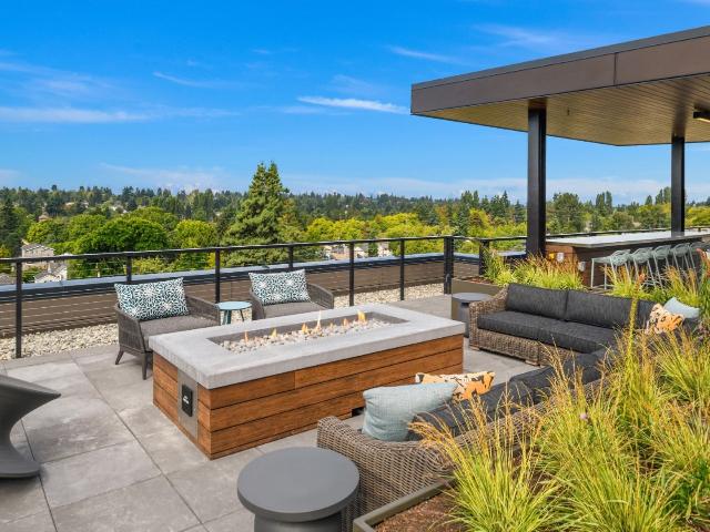 1 BR, 1 BA Apartment 8704 Greenwood Avenue North Unit 304, Seattle, WA 98103