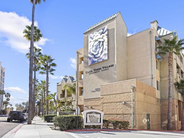 1 BR, 1 BA Apartment 8720 Costa Verde Boulevard Unit 3404, San Diego, CA 92192