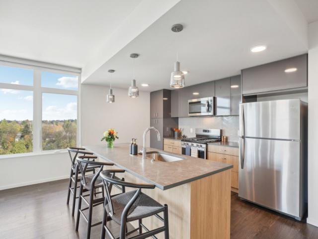 1 BR, 1 BA Apartment 875 NE 27th Avenue Unit 2202, Portland, OR 97232