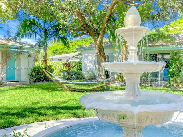 1 BR, 1 BA Apartment 8826 NE 2nd Ave, El Portal, FL 33138
