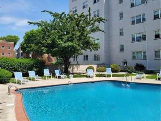 1 BR, 1 BA Apartment 887 Farmington Avenue, Unit 1E, West Hartford, CT 06119