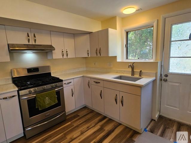1 BR, 1 BA Apartment 886 Howe Ave, Unit A, Shelton, CT 06484