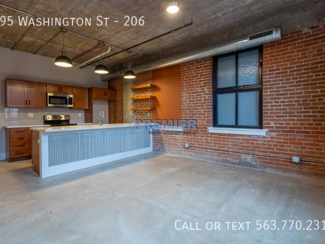 1 BR, 1 BA Apartment 895 Washington St, Dubuque, IA 52001