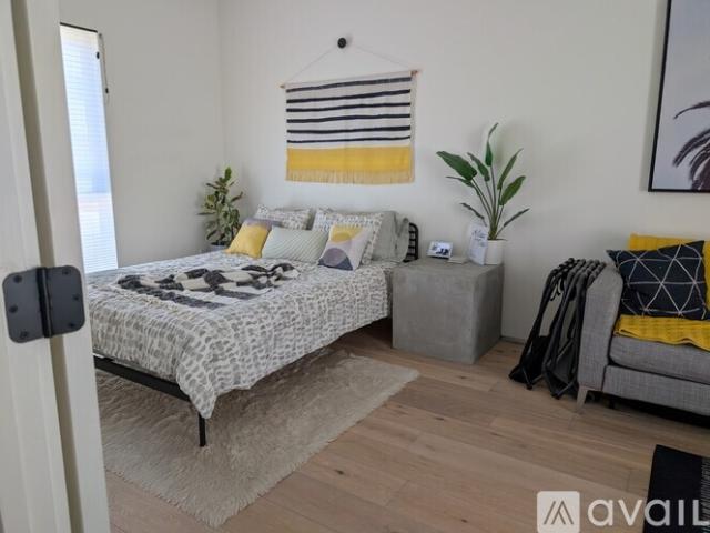 1 BR, 1 BA Apartment 800 Chestnut Avenue, Los Angeles, CA 90042