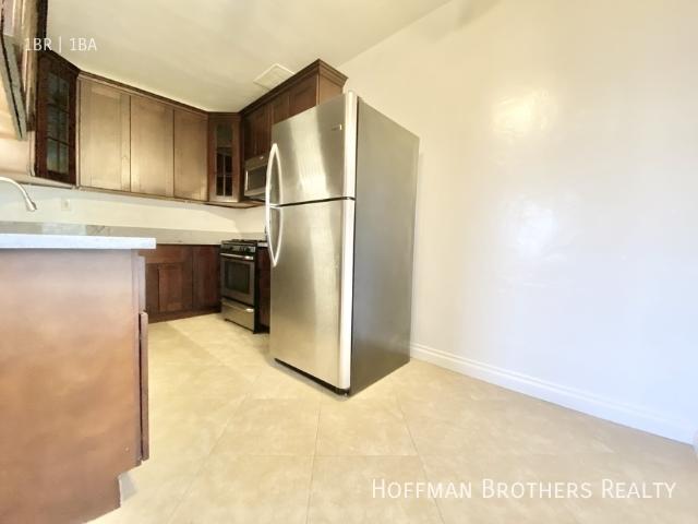 1 BR, 1 BA Apartment 800 N Las Palmas Ave, Los Angeles, CA 90038