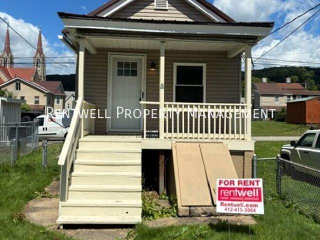 1 BR, 1 BA Apartment 807 6th Ave Rear, Ford City, PA 16226