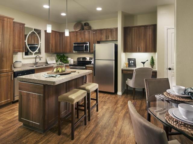 1 BR, 1 BA Apartment 8050 S Pointe Pkwy W Unit 5 3037, Phoenix, AZ 85044