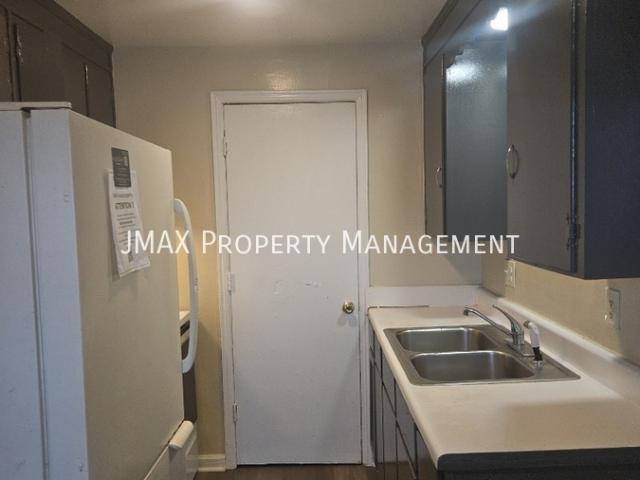 1 BR, 1 BA Apartment 813 Westside Blvd NW Apt A, Roanoke, VA 24017