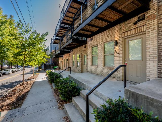 1 BR, 1 BA Apartment 811 Douglas St, Chattanooga, TN 37403