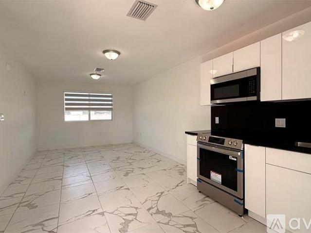 1 BR, 1 BA Apartment 811 E 52nd St, Unit APT101, Hialeah, FL 33013