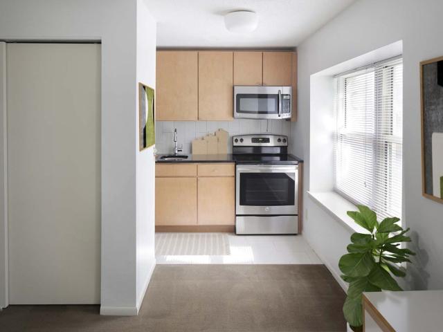 1 BR, 1 BA Apartment 811 East Armour Boulevard Unit 206, Kansas City, MO 64109