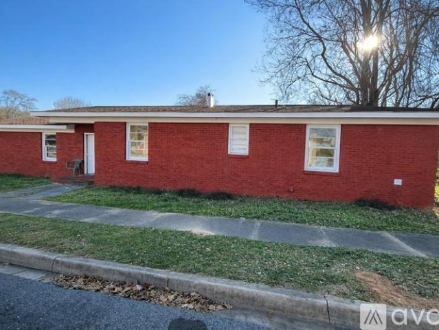 1 BR, 1 BA Apartment 8122 Rugby Ave, Unit A, Birmingham, AL 35206