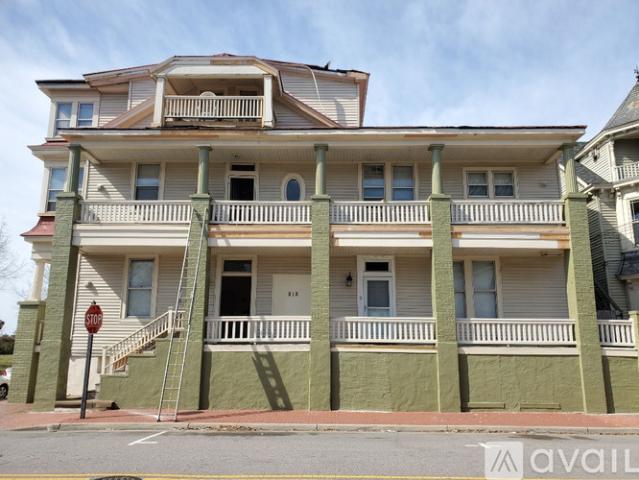 1 BR, 1 BA Apartment 818 Dinwiddie St, Unit 2, Portsmouth, VA 23704