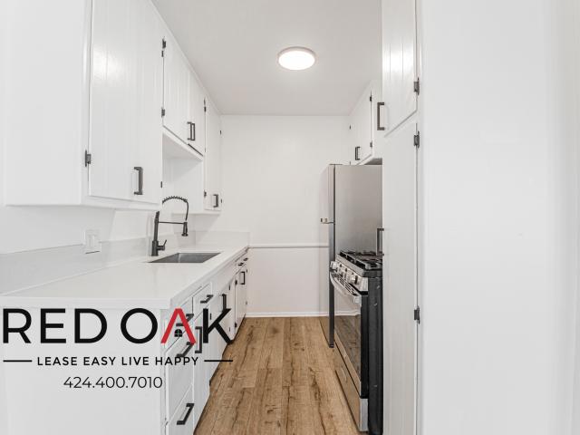 1 BR, 1 BA Apartment 820 S Gramercy Pl, Los Angeles, CA 90005