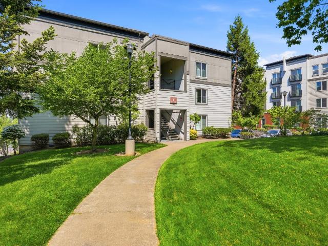 1 BR, 1 BA Apartment 8212 NW Sandy Boulevard Unit 6 304, Portland, OR 97220