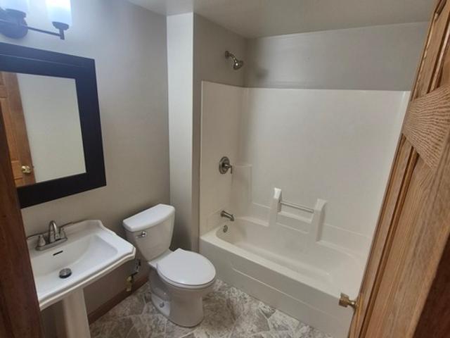 1 BR, 1 BA Apartment 821 10 1 2 Ave S Lower Unit, St. Cloud, MN 56301