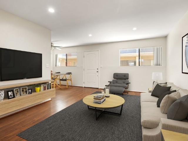 1 BR, 1 BA Apartment 8220 Topanga Canyon Boulevard Unit 117, Canoga Park, CA 91304