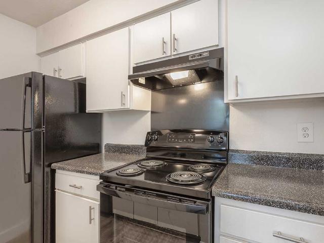 1 BR, 1 BA Apartment 8225 Calmont Ave Unit 2039R, Fort Worth, TX 76116