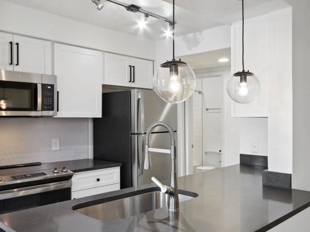 1 BR, 1 BA Apartment 8242 Runaway Bay Dr Unit 8155J, Charlotte, NC 28212