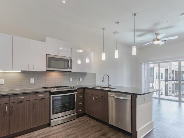 1 BR, 1 BA Apartment 8281 Walnut Hill Ln, Dallas, TX 75231