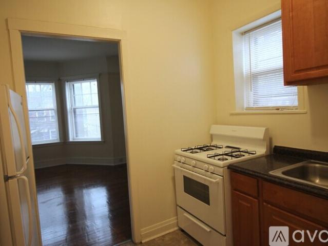 1 BR, 1 BA Apartment 838 Sherman Ave, Unit 4, Evanston, IL 60202