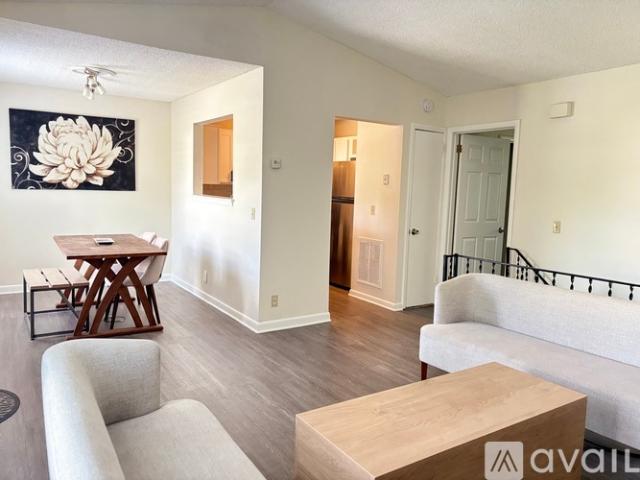 1 BR, 1 BA Apartment 839 Oak Leaf Dr, Unit Room A Private En Suite, Nashville, TN 37138
