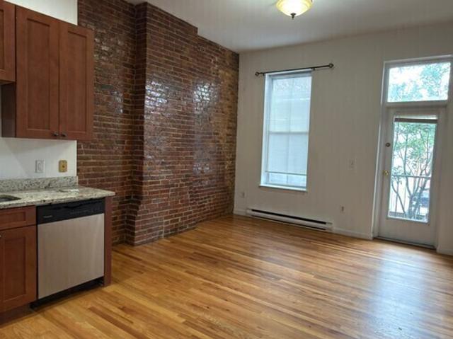 1 BR, 1 BA Apartment 8 Pembroke St Chelsea, MA 02150
