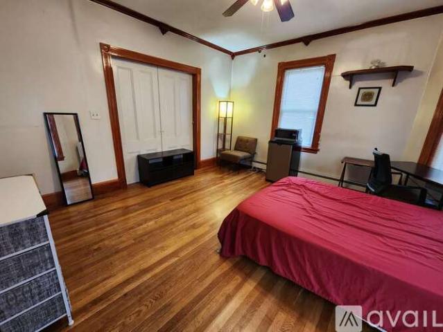 1 BR, 1 BA Apartment 8 Price Street, Unit Room For Rent, Quincy, MA 02171