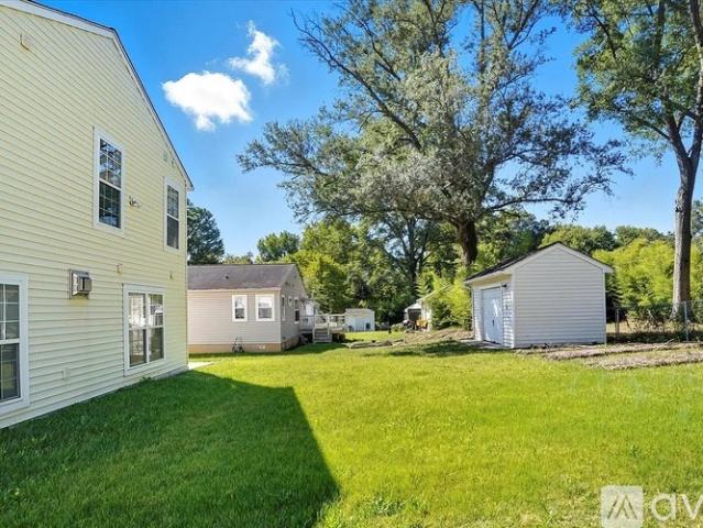 1 BR, 1 BA Apartment 9410 52nd Avenue, Unit Bedroom 4 Shared Bathroom, College Park, MD 20740