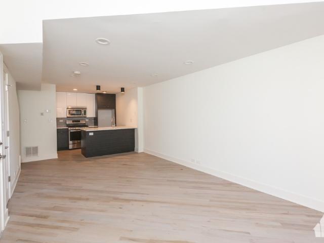 1 BR, 1 BA Apartment 944 West Grace, Chicago, IL 60613