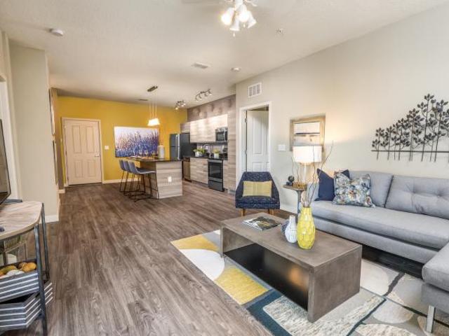 1 BR, 1 BA Apartment 949 Cleveland Street Unit 202, Clearwater, FL 33756