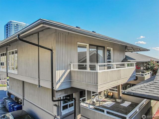 1 BR, 1 BA Apartment 952 100th Avenue NE, Bellevue, WA 98004
